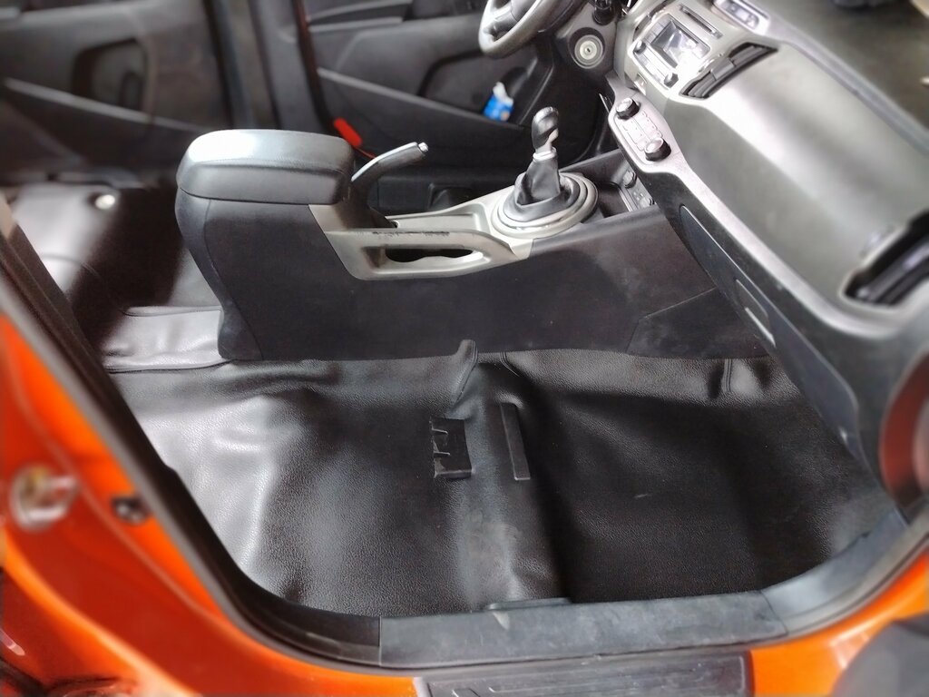 Oto döşeme Tapicería automotriz 'parraga' Line Arte Quevedo, , foto
