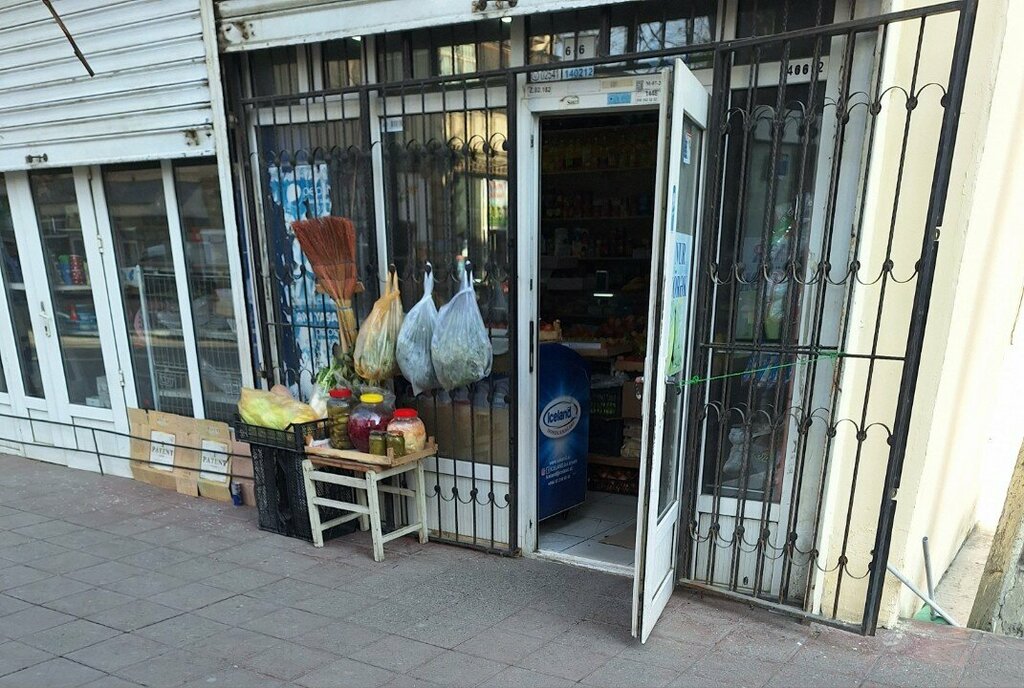 Market Nur Çörək, Bakü, foto
