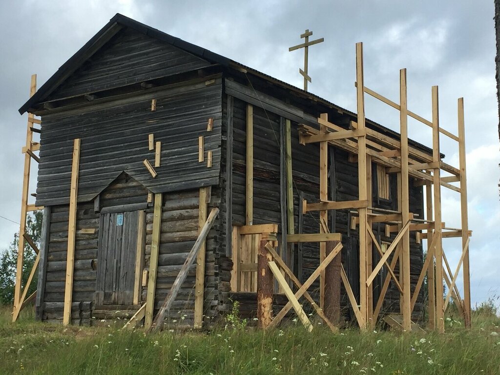 Şapel, haç anıtı Деревянная часовня, Vologodskaya oblastı, foto