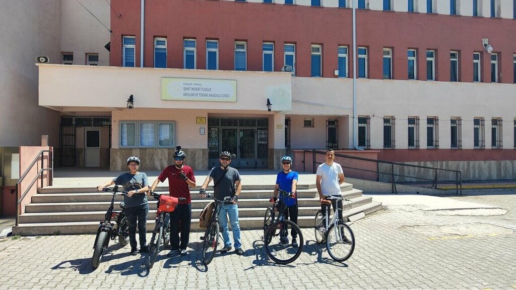 Mesleki ve teknik anadolu lisesi Şehit Murat Tuzsuz Mesleki Ve Teknik Anadolu Lisesi, Eskişehir, foto