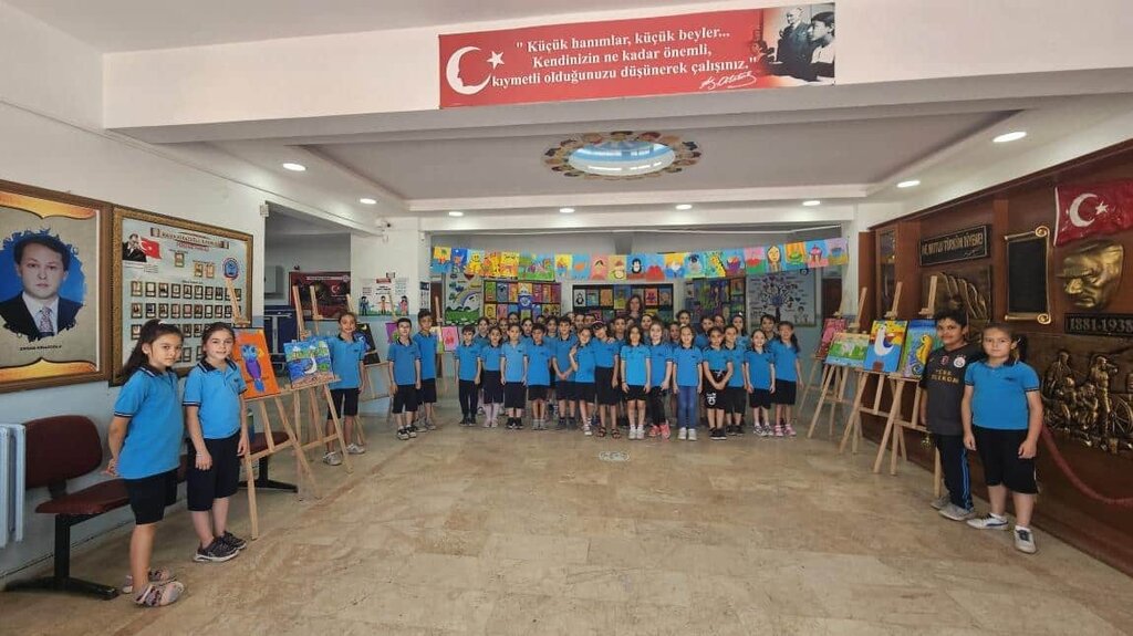 i̇lkokul Rasih Kirazoğlu İlkokulu, Tire, foto