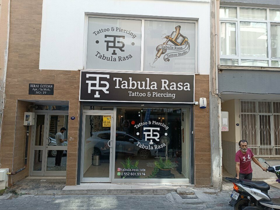 Dövmeciler Tabula Rasa, İzmir, foto