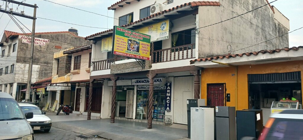 Tıp merkezleri ve klinikler Médicos Cristianos Solidar, Santa‑Krus, foto