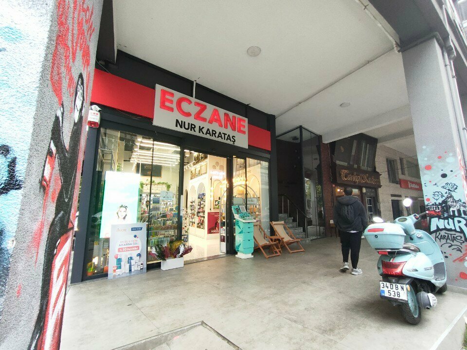 Eczaneler Nur Karataş Eczanesi, İstanbul, foto