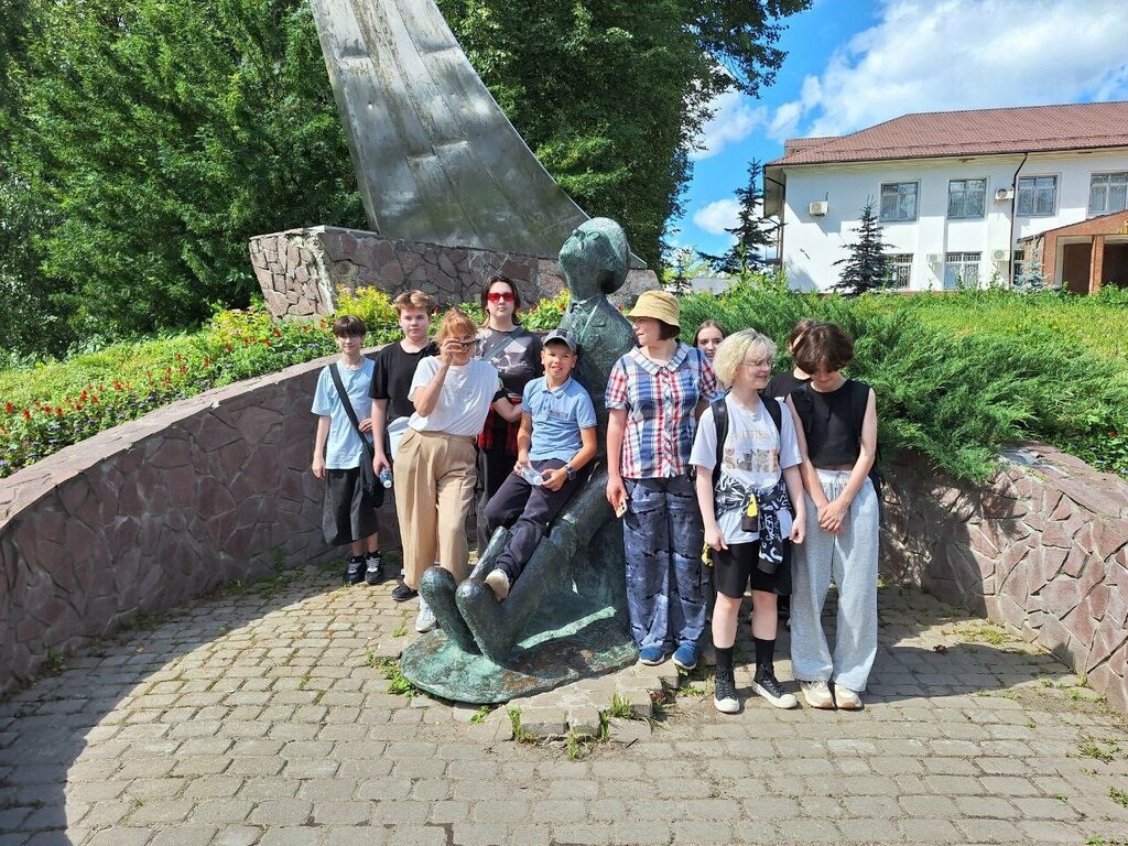 Çocuk ve gençlik merkezleri Клуб и Лагерь Выбор профессии, Obninsk, foto