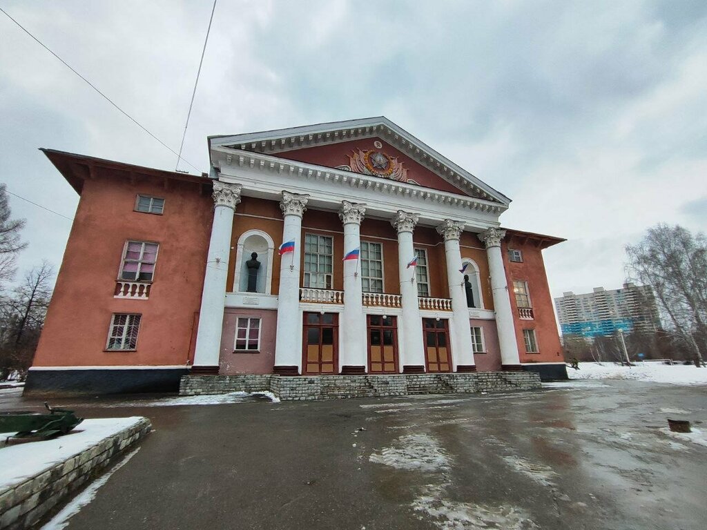 Kültür ocakları Штабной Дом Офицеров военной части 47051, Yekaterinburg, foto
