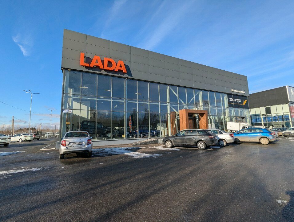 Otomobil satış galerileri Башавтоком, Xcite, Ufa, foto