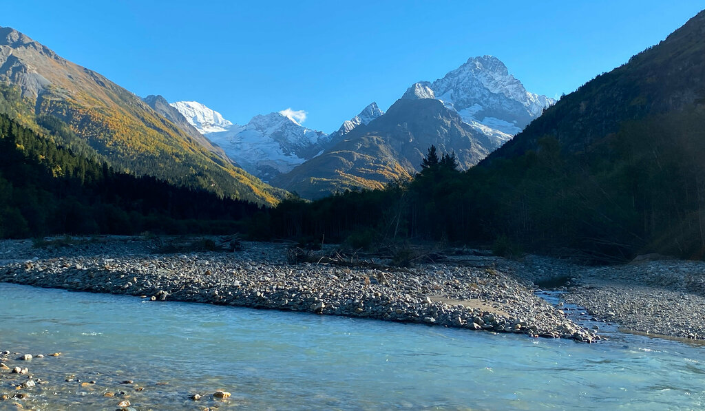 Dağ zirvesi Гора Эрцахо, Karaçay‑Çerkez Cumhuriyeti, foto