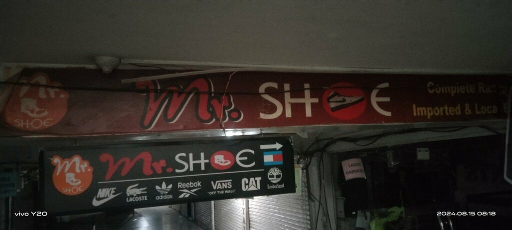 Ayakkabı mağazaları Mr. Shoe, Islamabad, foto
