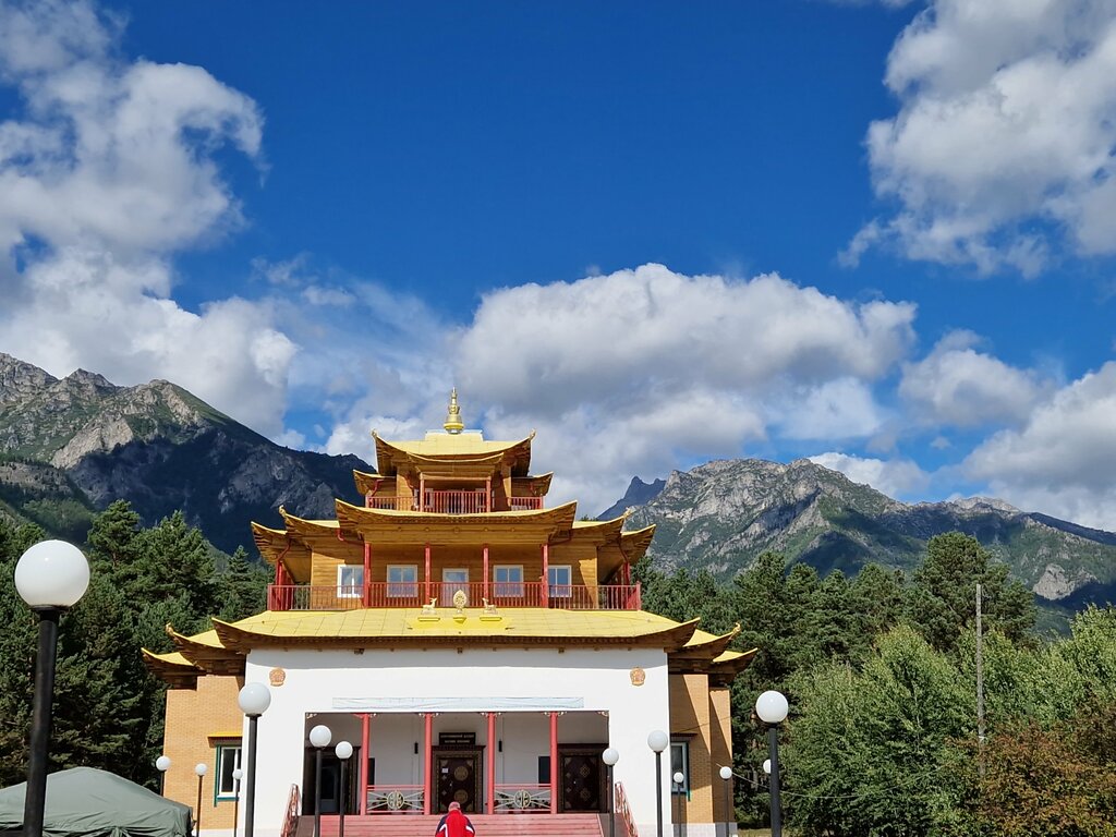 Pagoda Каменный храм с изображением танцующей богини Янжимы Сарасвати, Buriatya, foto