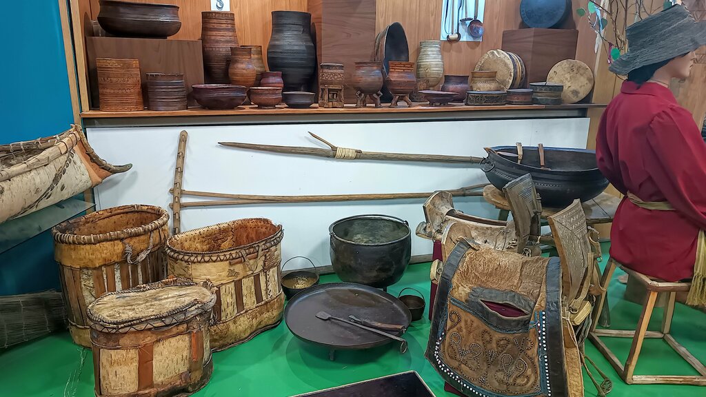 Müzeler ve sanat galerileri Вилюйский краеведческий музей им. П.Х. Староватова, Viluysk, foto