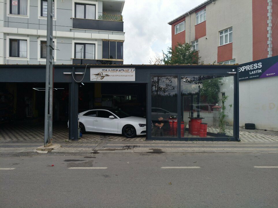 Otomobil satış galerileri Tahsinoğlu Performance, İstanbul, foto