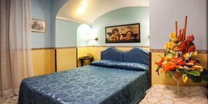 Hotel Amalfi (Abruzzo, Teramo, Via dei Pastai, 3), otel  Amalfi'den