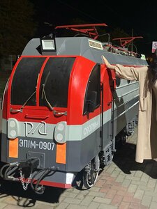 Электровоз ЭП1М - 0907 (Republic of Severnaya Ossetia-Alania, Pravoberezhnyy District, Beslan), teknoloji anıtı  Beslan'dan