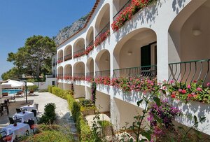 Hotel Della Piccola Marina (Campania, Province of Naples, Capri, Via Mulo, 14), otel  Capri'den