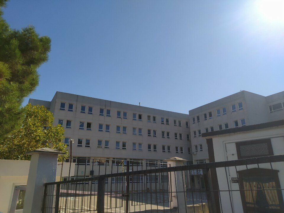 Ortaokul Sare Selahattin Uzal Ortaokulu, İstanbul, foto