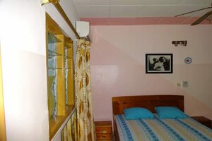 Complexe Hotelier Rond Point (Abidjan, Rue R6), otel  Abican'dan