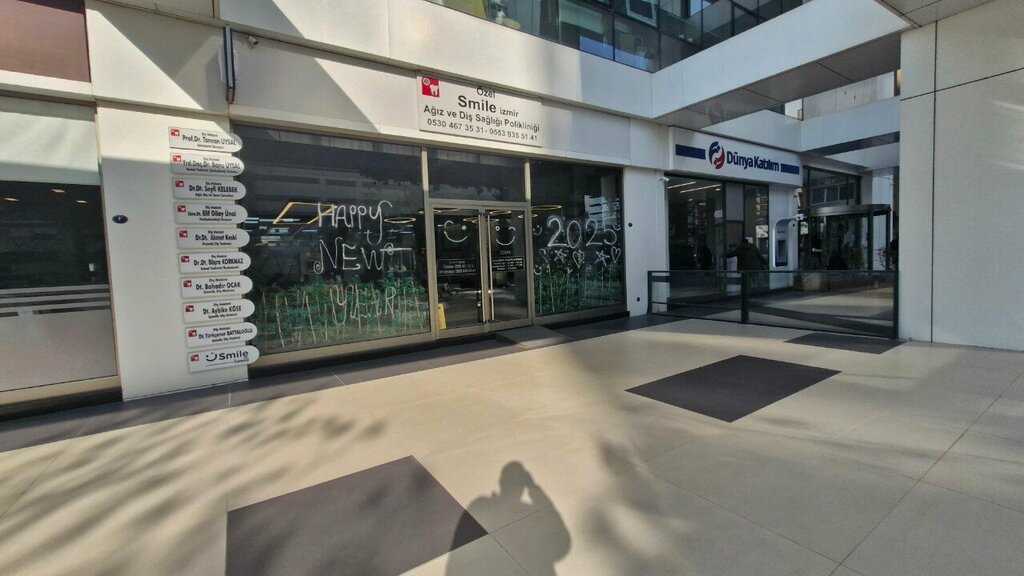 Özel ağız ve diş sağlığı klinikleri ve muayenehaneleri Smile İzmir Estetik Ağız ve Diş Sağlığı Polikliniği, İzmir, foto