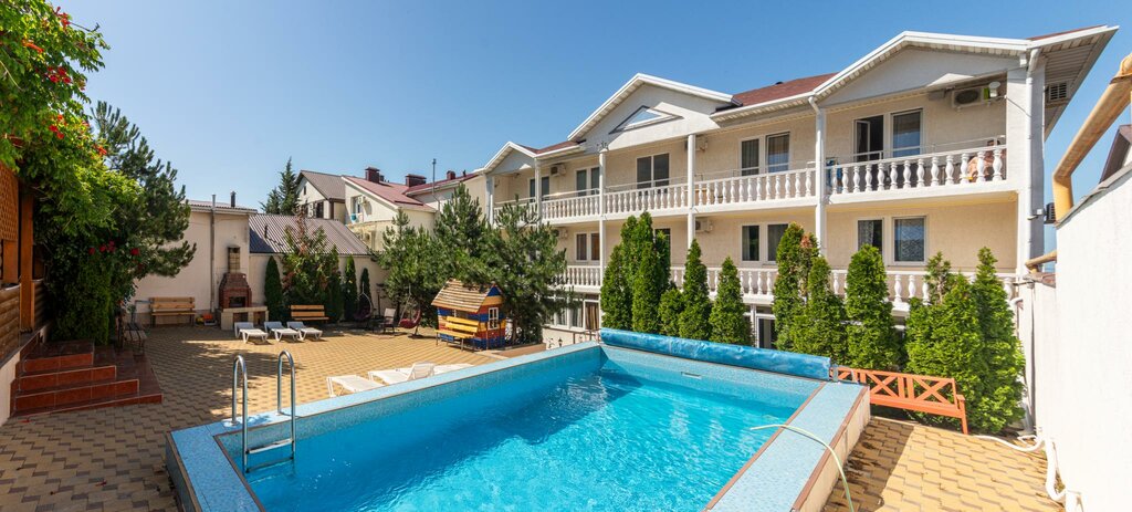 Konuk evi Semeyny, Gelencik, foto