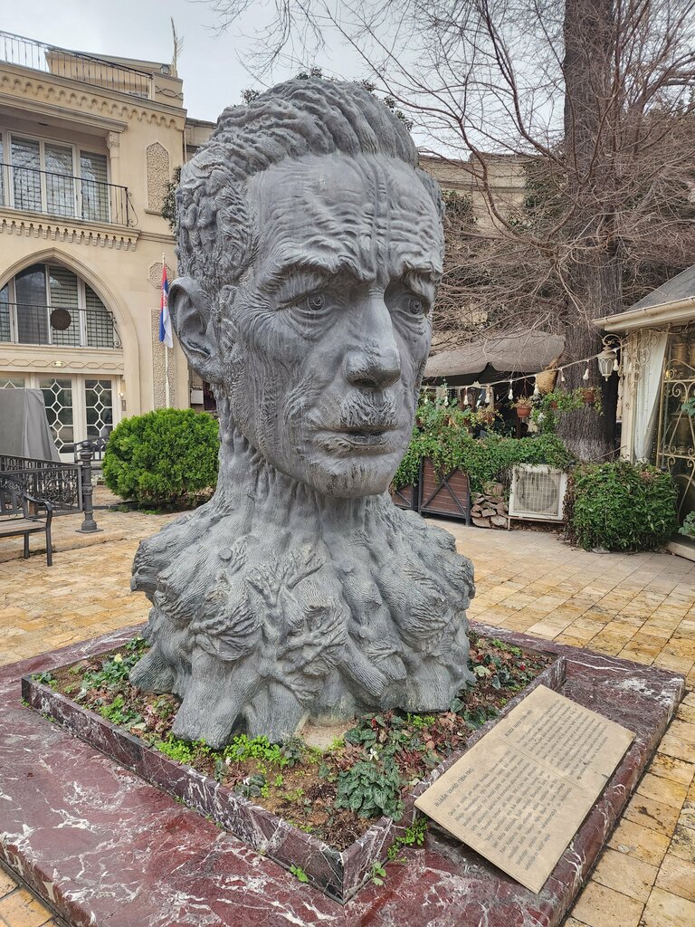 Anıt, heykel Aliagha Vahid, Bakü, foto