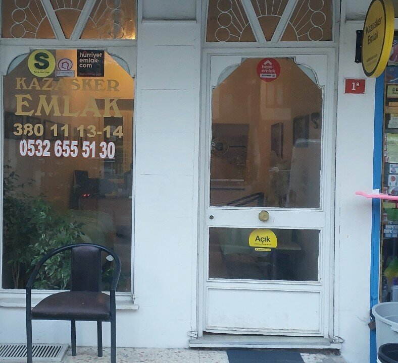 Emlak ofisi Kazaasker Emlak, İstanbul, foto