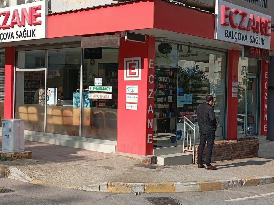 Eczaneler Balçova Sağlık Eczanesi, İzmir, foto