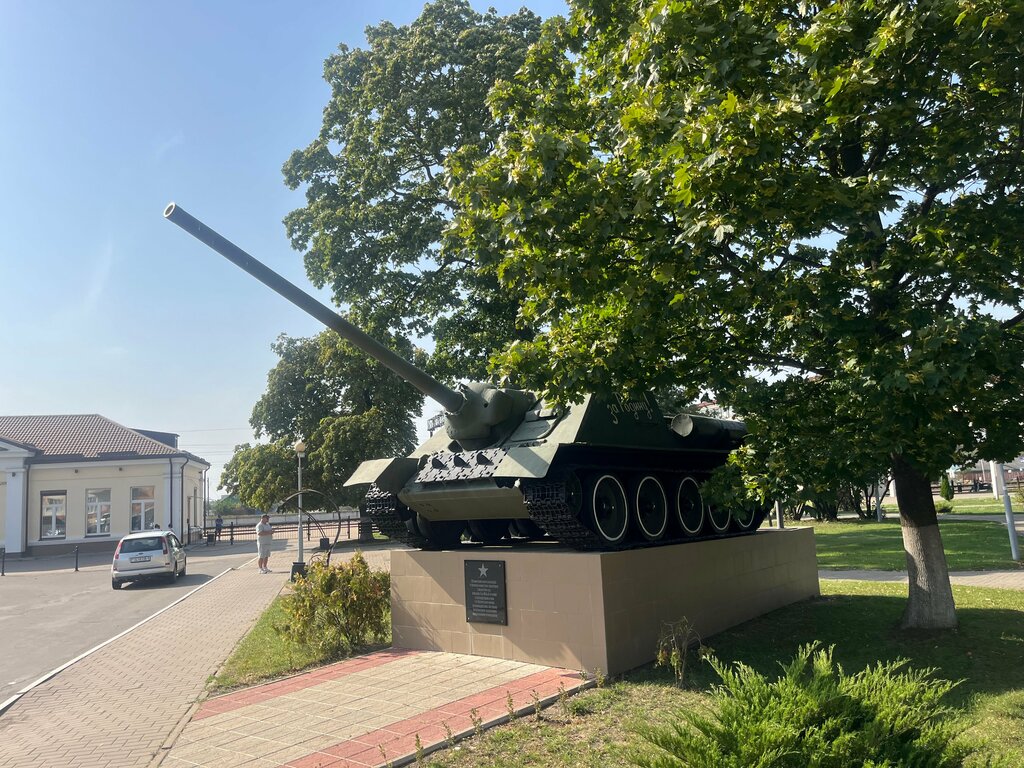 Teknoloji anıtı Самоходная установка СУ-100, Marjina Gorka, foto