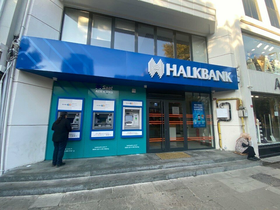 ATM'ler Halkbank ATM, İstanbul, foto