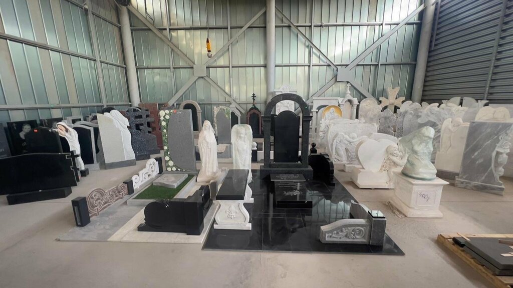 Heykel ve mezarlık taşı üreticileri Vechnyy kamen’, Volgograd, foto