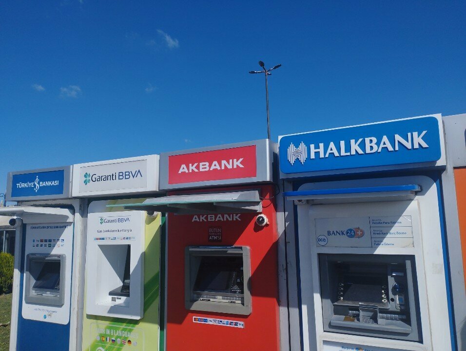 ATM'ler Halkbank ATM, İstanbul, foto