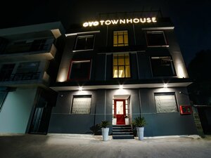Oyo Townhouse 069 Civil Lines (State of Haryana, Gurugram District, City of Gurugram, sektor 11A), otel
