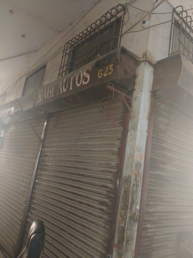 Otomobil yedek parçaları Si autos, Karaçi, foto