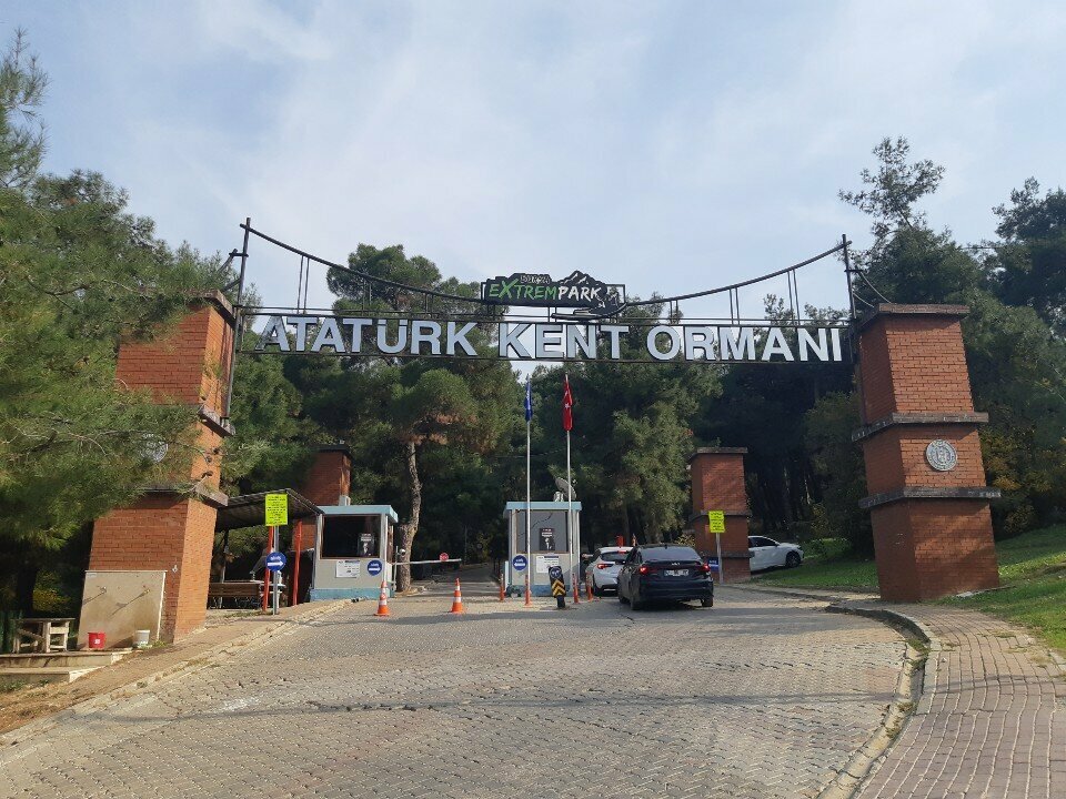 Parklar ve ormanlar Atatürk Kent Ormanı, Bursa, foto