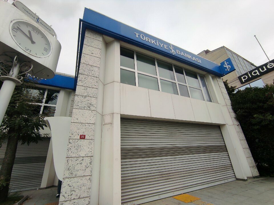 ATM'ler Türkiye İş Bankası Merter Tekstil Merkezi Şubesi, İstanbul, foto