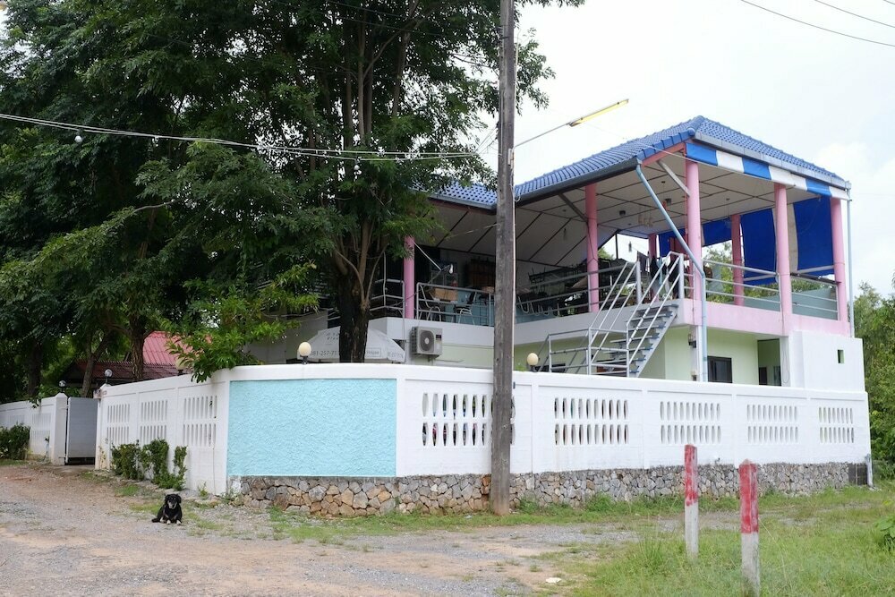 Otel Chomlay Restaurant & Room for Rent, Dünya, foto