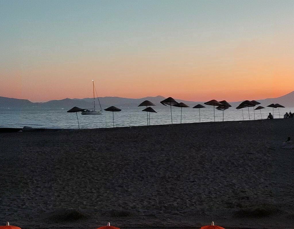 Eğlence merkezleri Platon, Dikili, foto