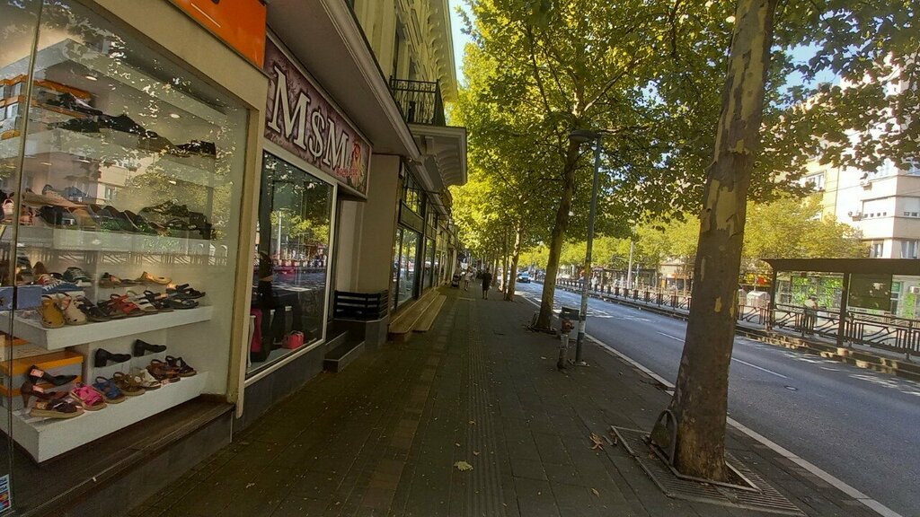 Giyim mağazası M$m, Belgrad, foto