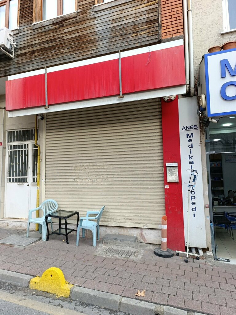 Eczaneler Suzan Eczanesi, İstanbul, foto