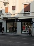 Luna (Glavna Street No:26), giyim mağazası  Belgrad'dan