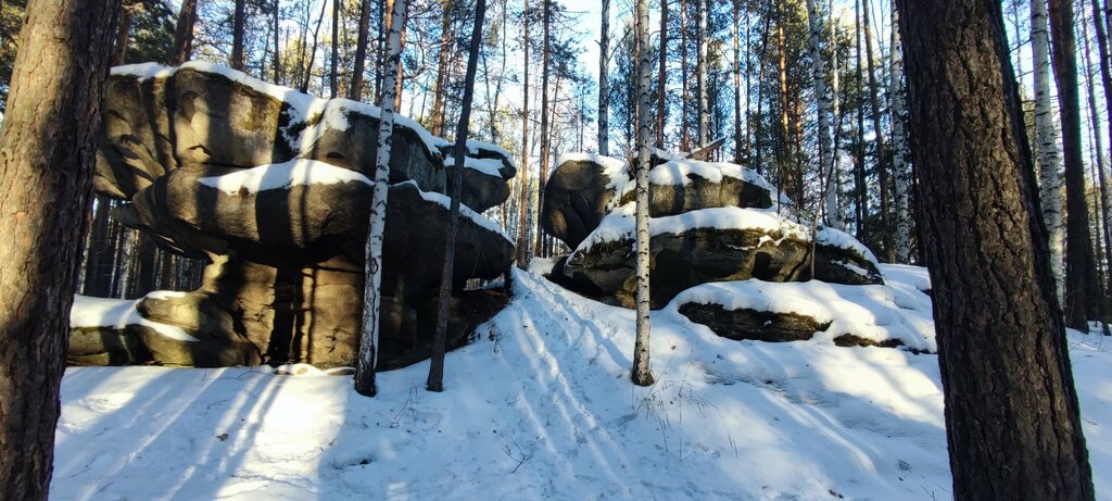 Dağ zirvesi Скала Космос, Yekaterinburg, foto