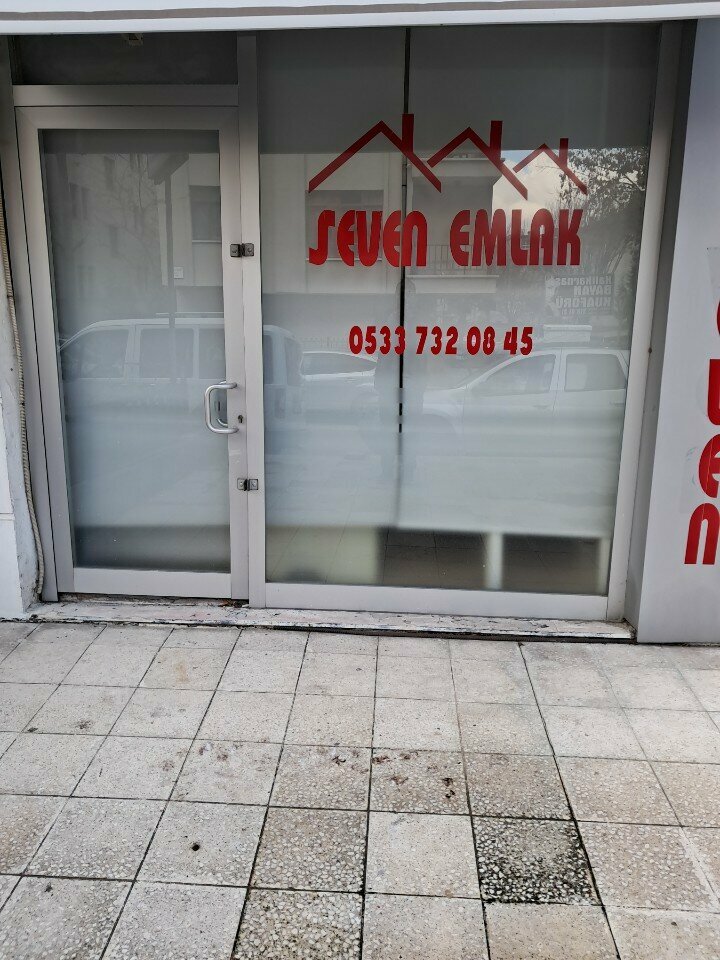 Emlak ofisi Seven Emlak, Ankara, foto