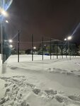 Футбольное поле (Yamalo-Nenets Autonomous Area, Gubkinskiy, 14-y mikrorayon), spor alanı  Gubkinski'den