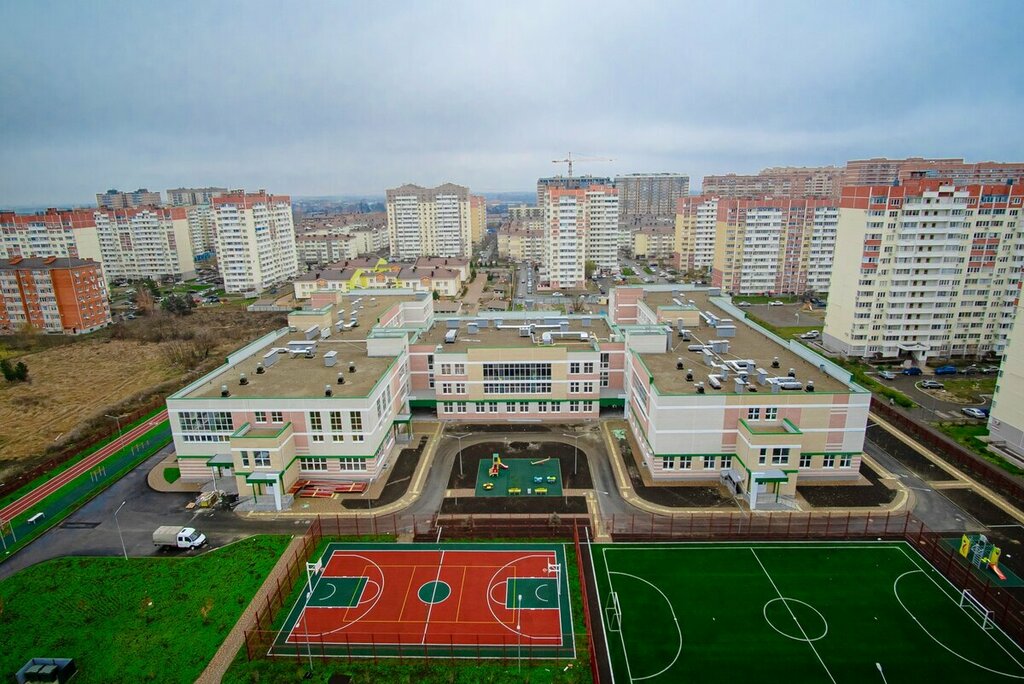 Konut blokları Mikrorayon Molodezhny, Krasnodar, foto