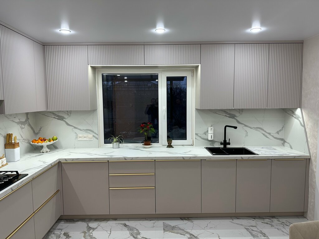 Ev mobilyası Kukhnya na zakaz, Krasnodarski krayı, foto