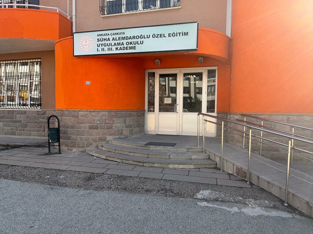 Eğitim merkezleri Süha Alemdaroğlu Eğitim Uygulama Okulu, Ankara, foto