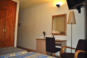 Hotel España (Comunidad Autónoma de Castilla-La Mancha, Guadalajara, Calle Teniente Figueroa, 3), otel  Guadalajara'dan