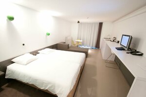 Corbie Geel (Antwerp, Geel, Markt), otel  Geel'den
