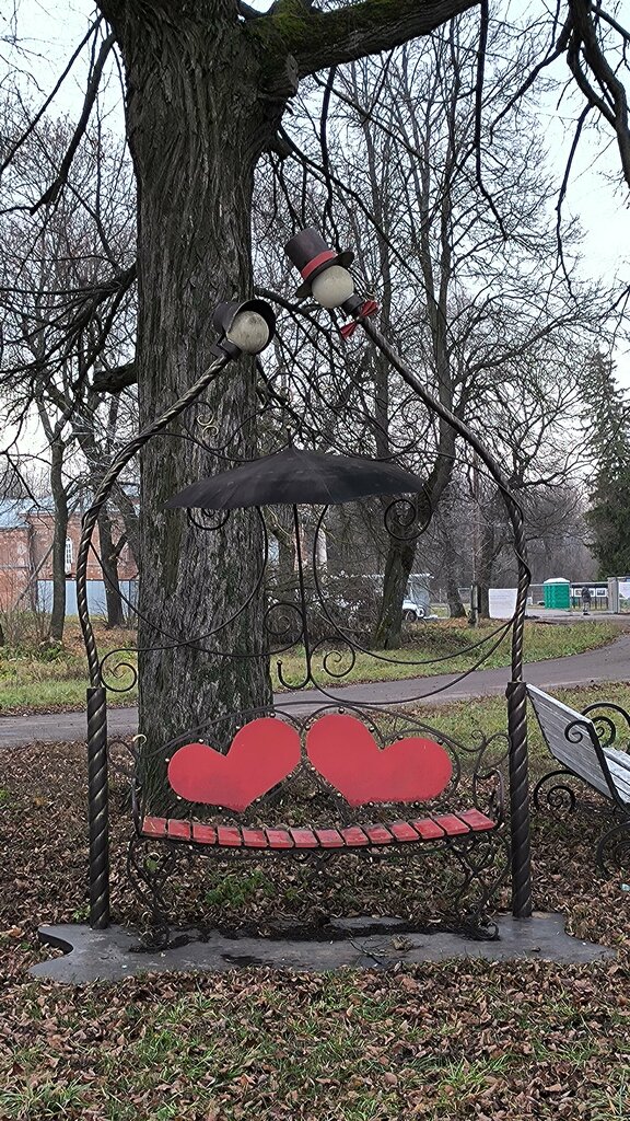 Dekorasyon ve süsleme, onur panosu Скамья влюблённых, Lipetskaya oblastı, foto