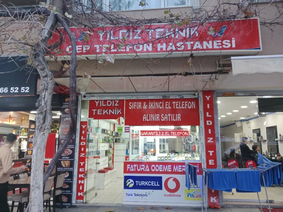 Cep telefonu aksesuarları Yıldız Teknik İletişim, İstanbul, foto