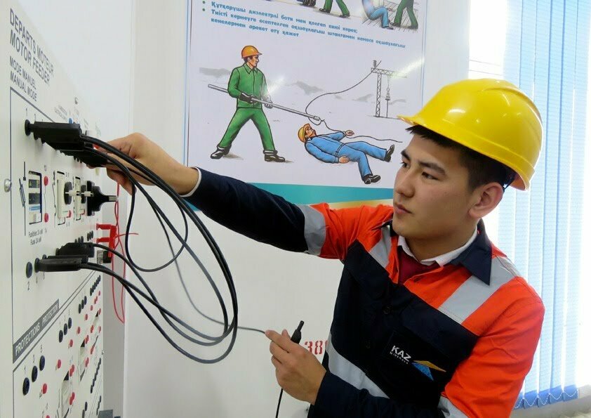 Yüksekokul Ayagoz Polytechnic College, Ayagöz, foto